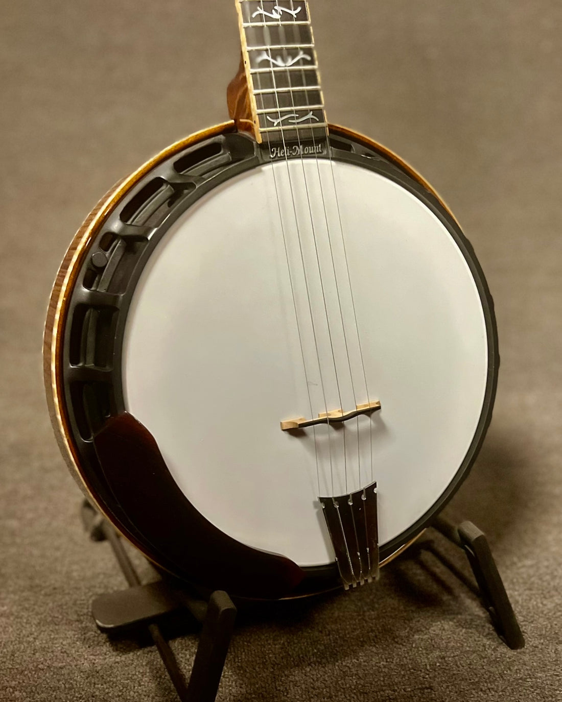 Tom Nechville Custom Shop at Banjos West